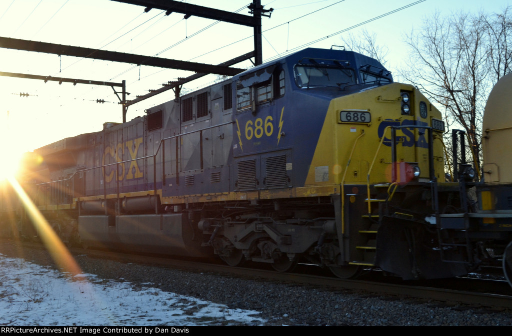 CSX AC60CW 686 third on Q409-25